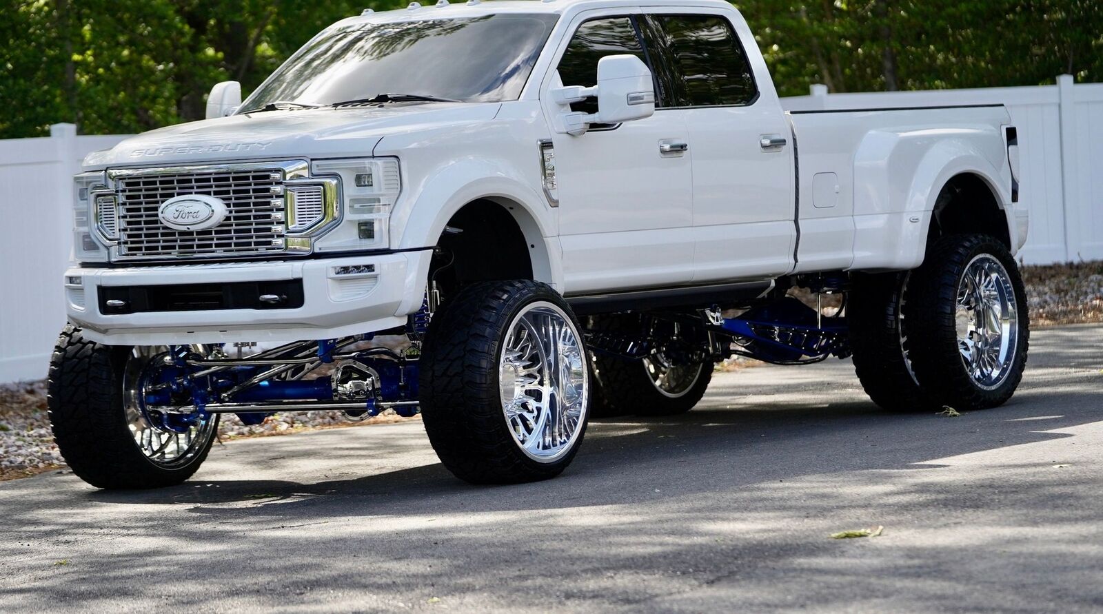 2020 Ford F-450 Limited monster truck [most custom F-450 on the entire ...